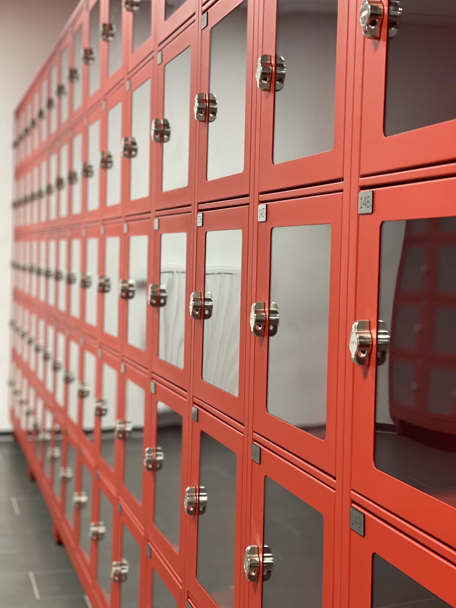 Locker 4-deurs acrylglas - Lockers and More | Dé specialist in Lockers