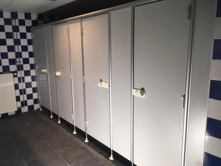 Trespa sanitairwand - Lockers and More | Sanitaire Cabines